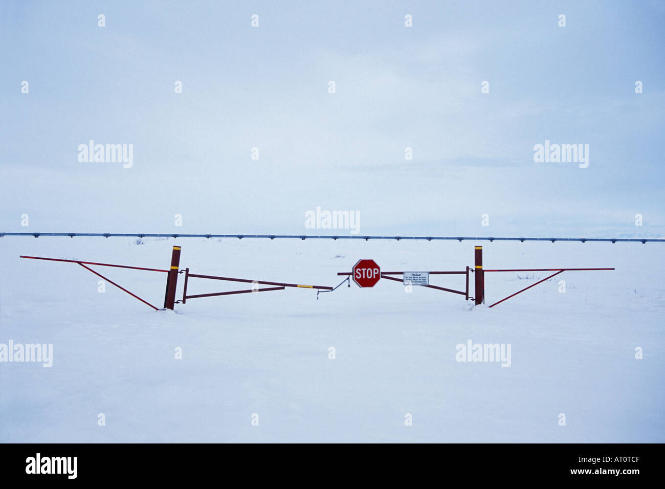 Alaskan pipeline brooks north slope hi-res stock photography and images ...