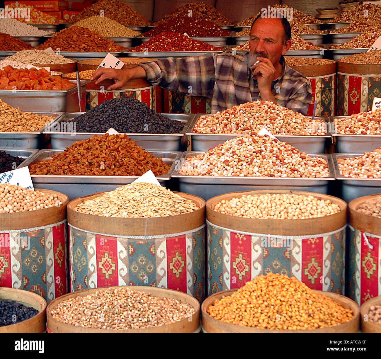 Turkish nuts seller in Ankara s market Stock Photo - Alamy