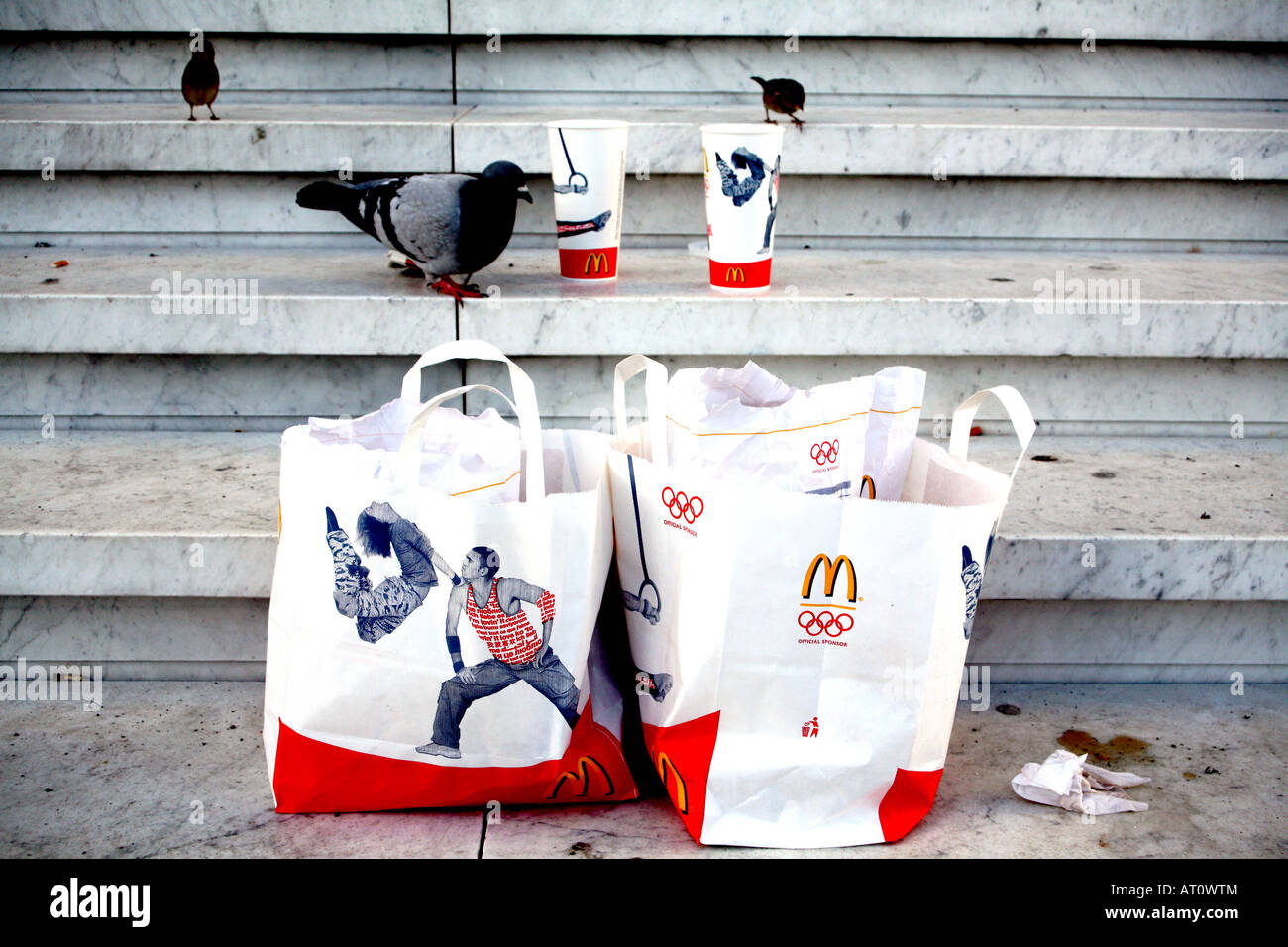 Untidy bird hi-res stock photography and images - Alamy