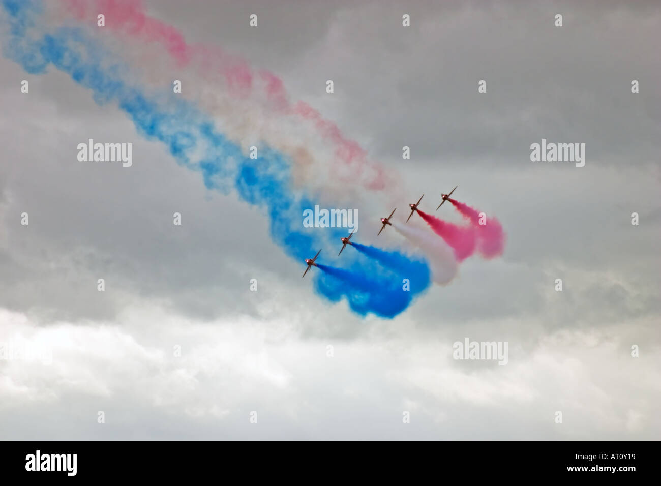 RAF Red Arrows BAE Hawk jet trainer aircraft painting patterns in the ...