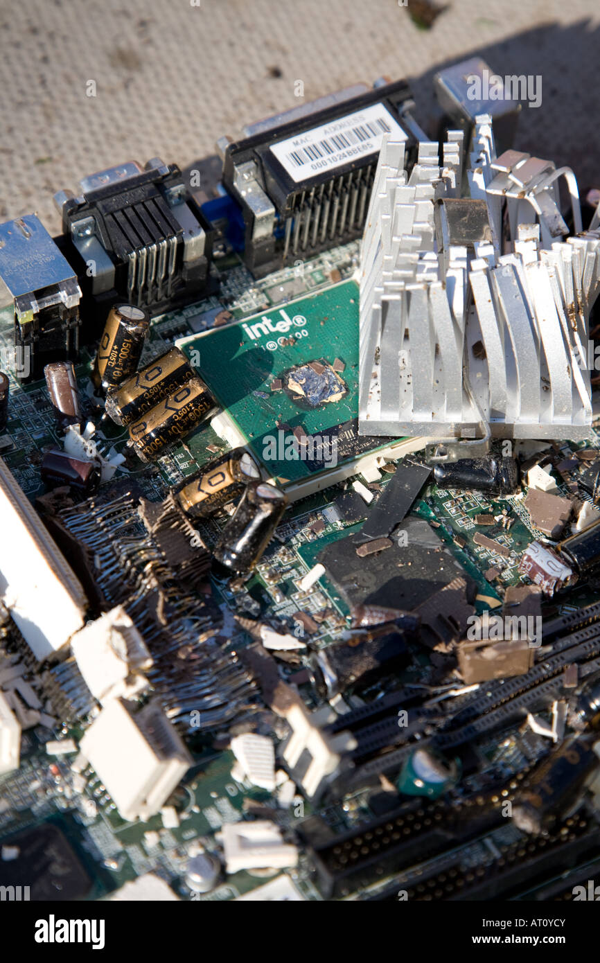Broken circuit boards components hi-res stock photography and images ...