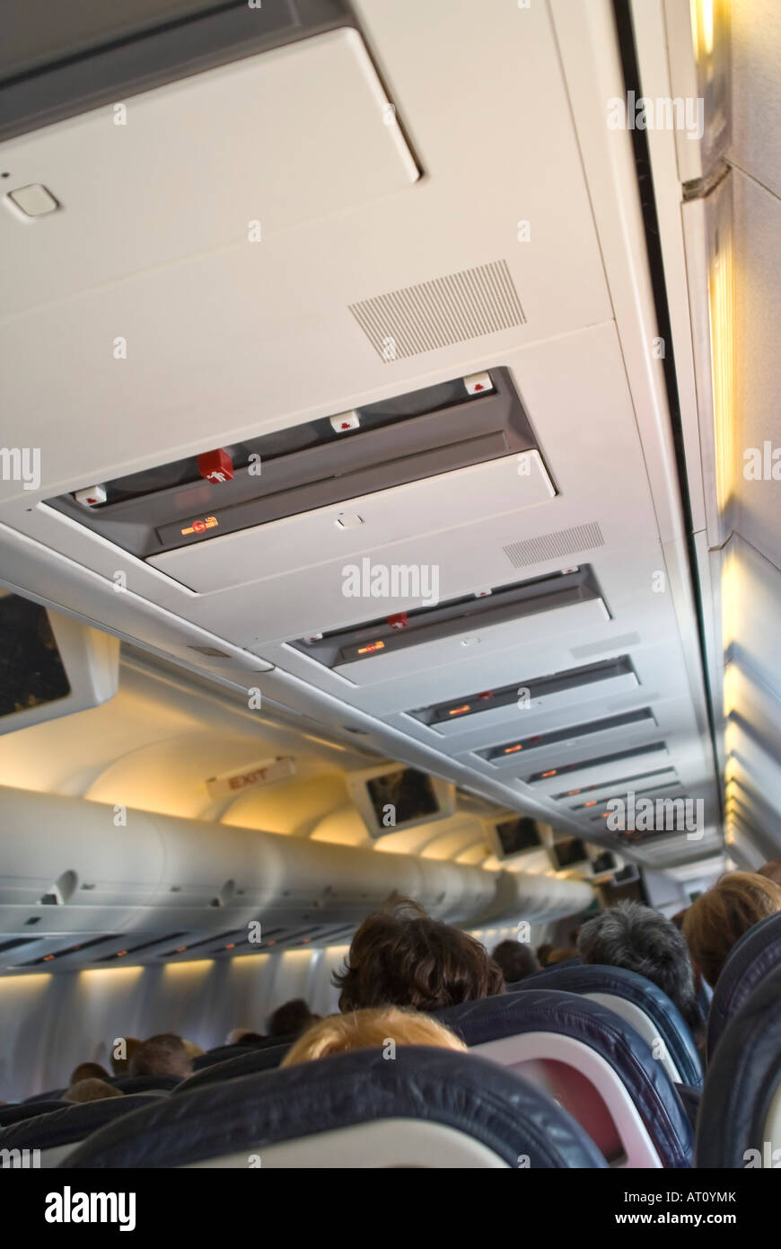 Boeing 757 interior hi-res stock photography and images - Alamy