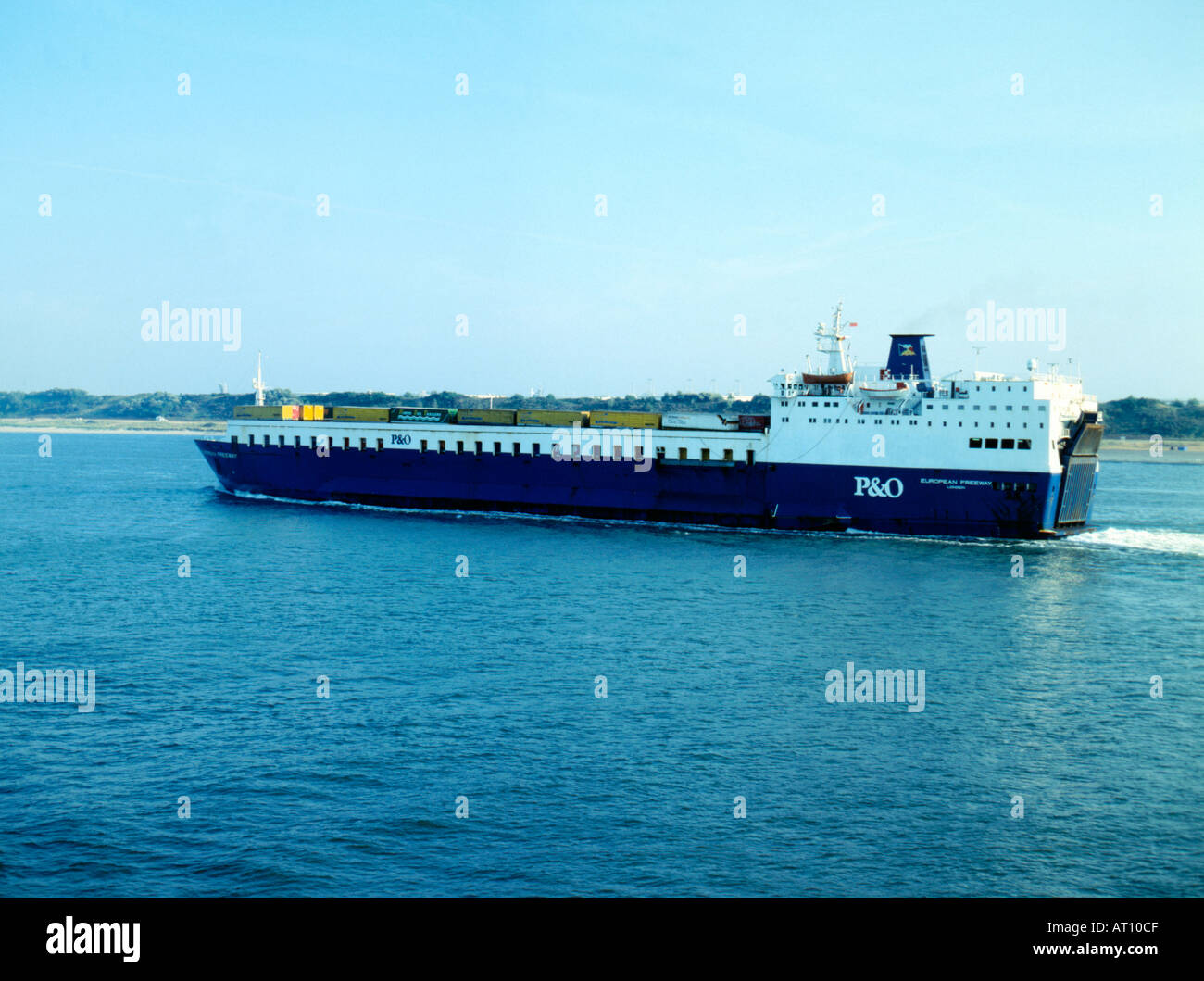 Ro ro ship with container ship hi-res stock photography and images - Alamy