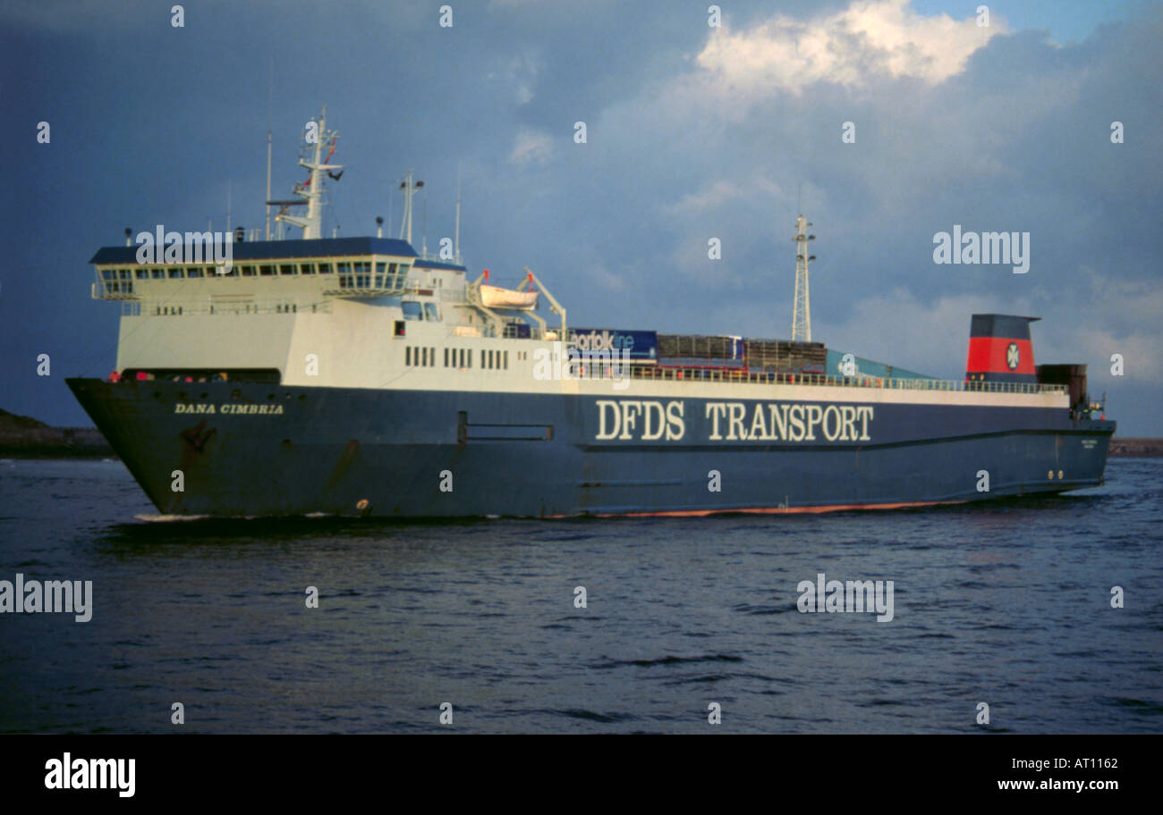 DFDS container ship "Dana Cimbria Stock Photo - Alamy