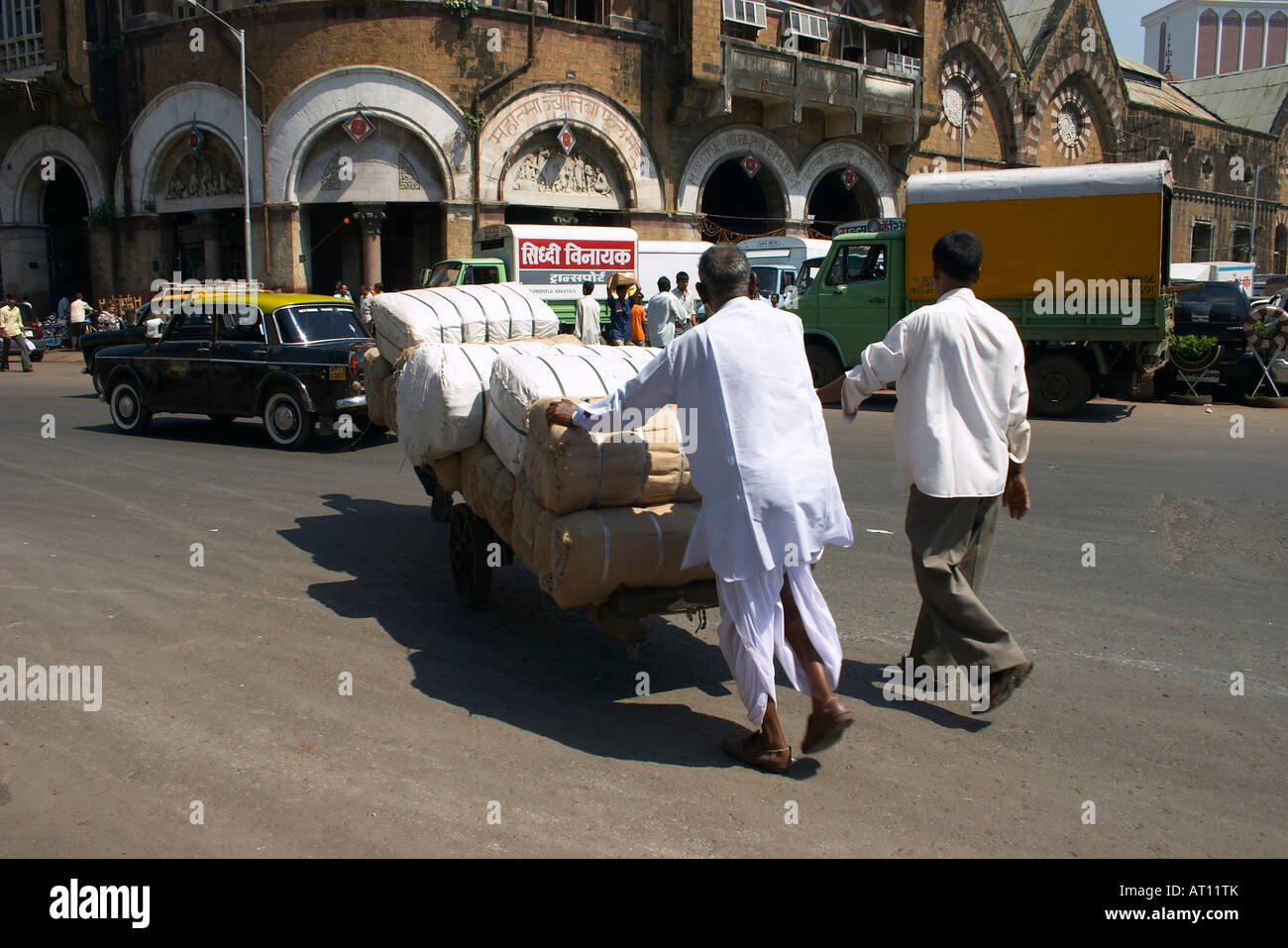 street scene in India Stock Photo - Alamy