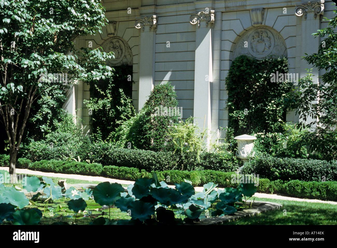 Frick Collection Courtyard Stock Photo - Alamy