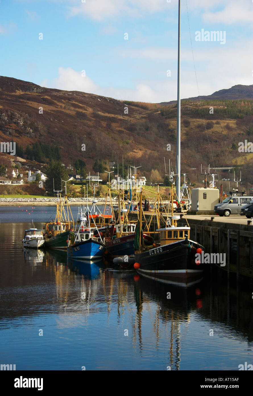 Fishing boats ullapool harbour Stock Photo - Alamy