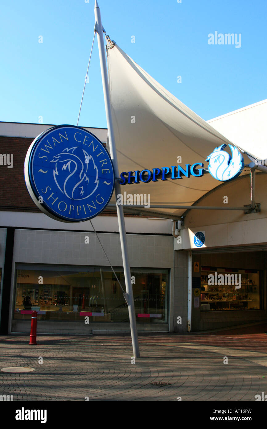 Swan street shops High Resolution Stock Photography and Images - Alamy