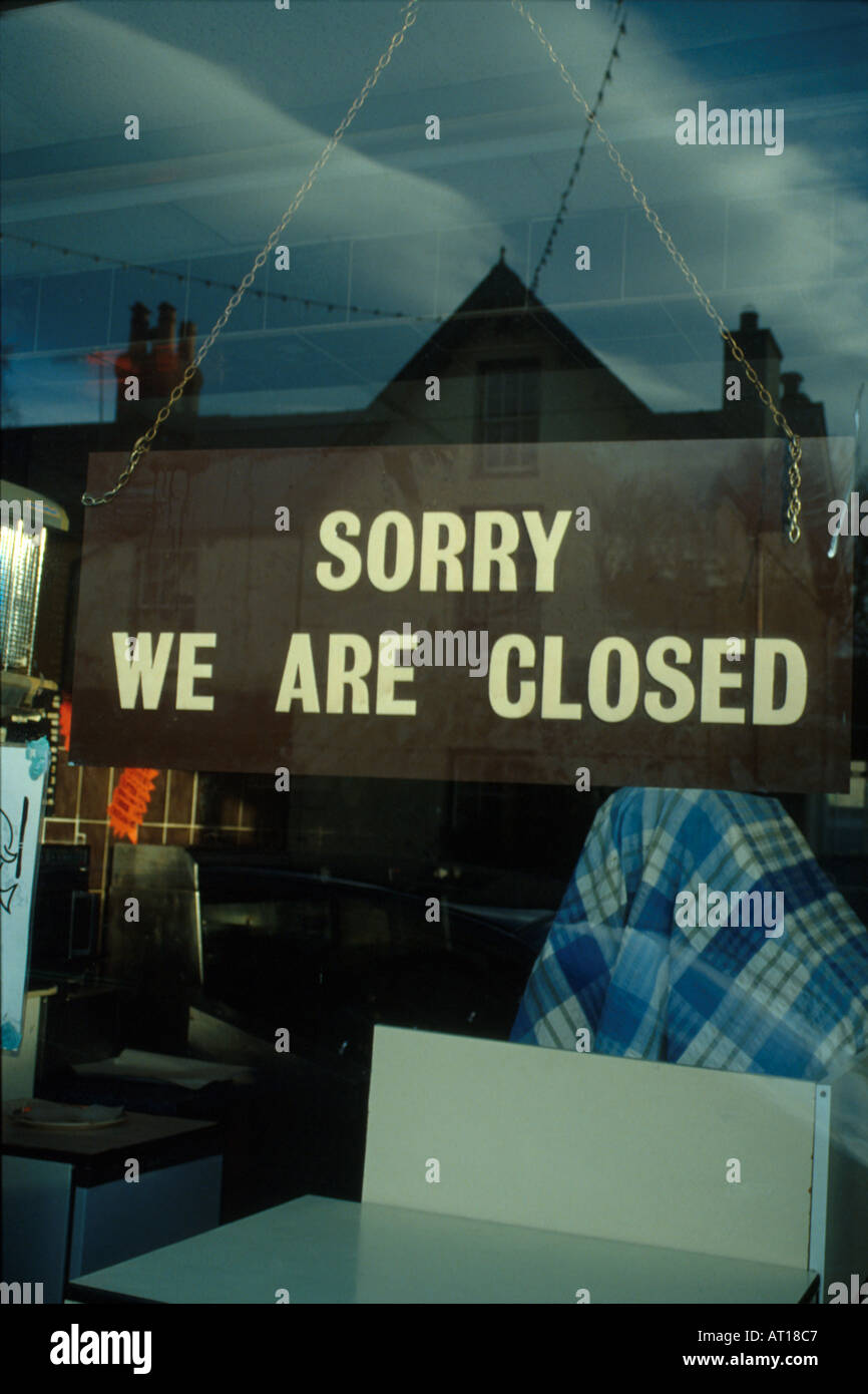 Closed shop sign Stock Photo - Alamy