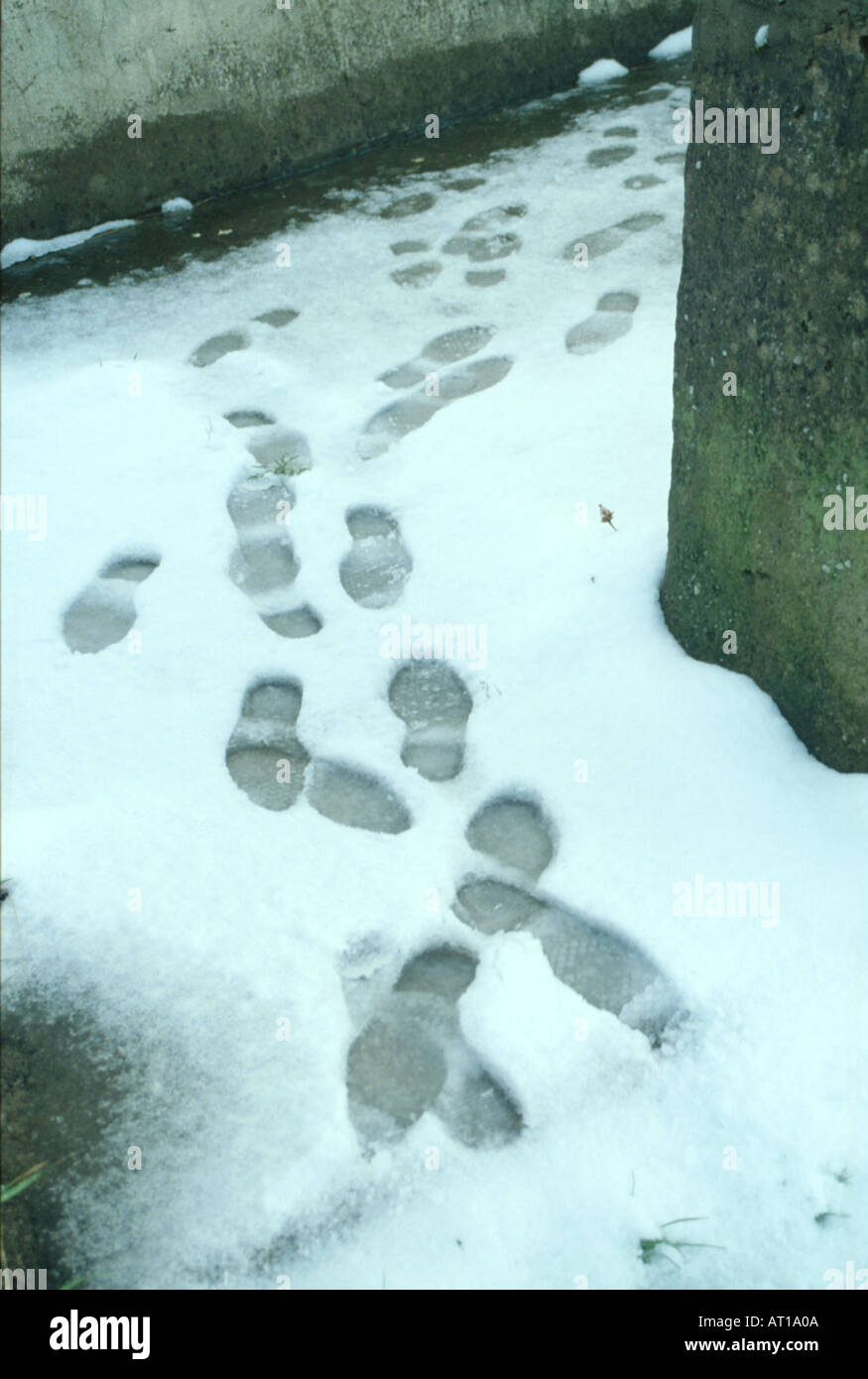 Going round the corner hi-res stock photography and images - Alamy