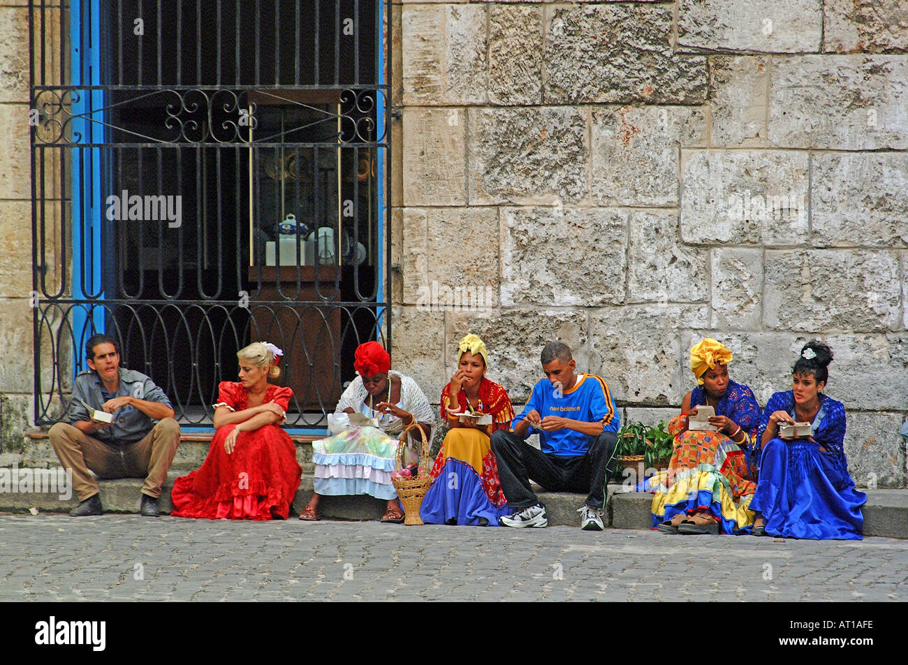 Cuba Havana People Eating JMH0078 Stock Photo - Alamy