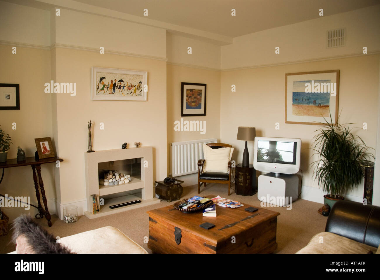 Middle class flat hi-res stock photography and images - Alamy