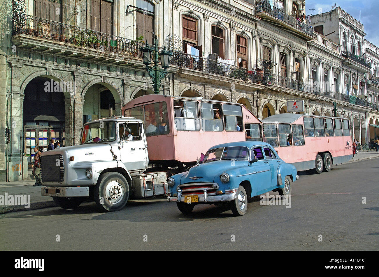 Camel bus cuba hi-res stock photography and images - Alamy