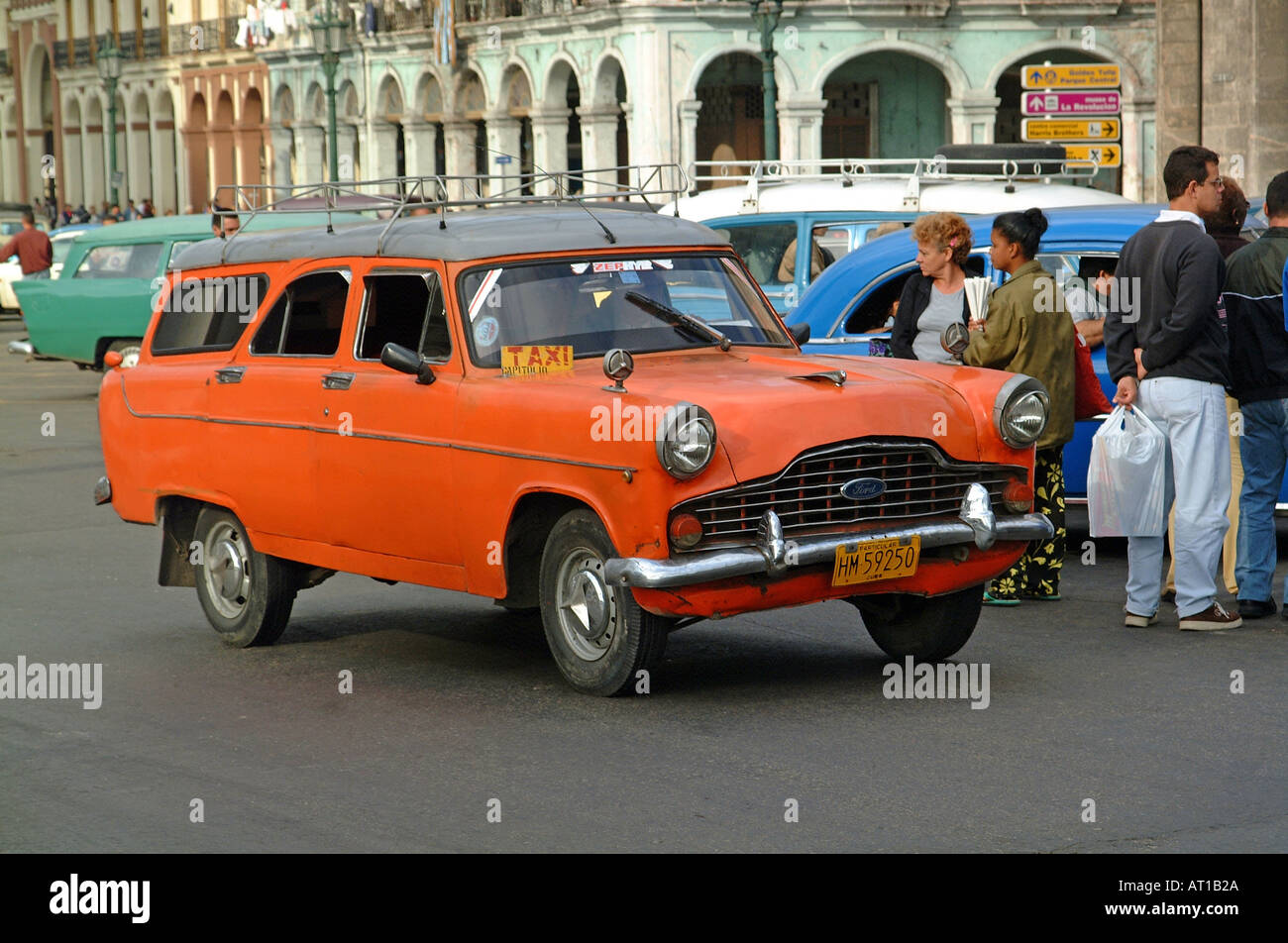 Cuba Havana old American Ford car JMH0098 Stock Photo - Alamy