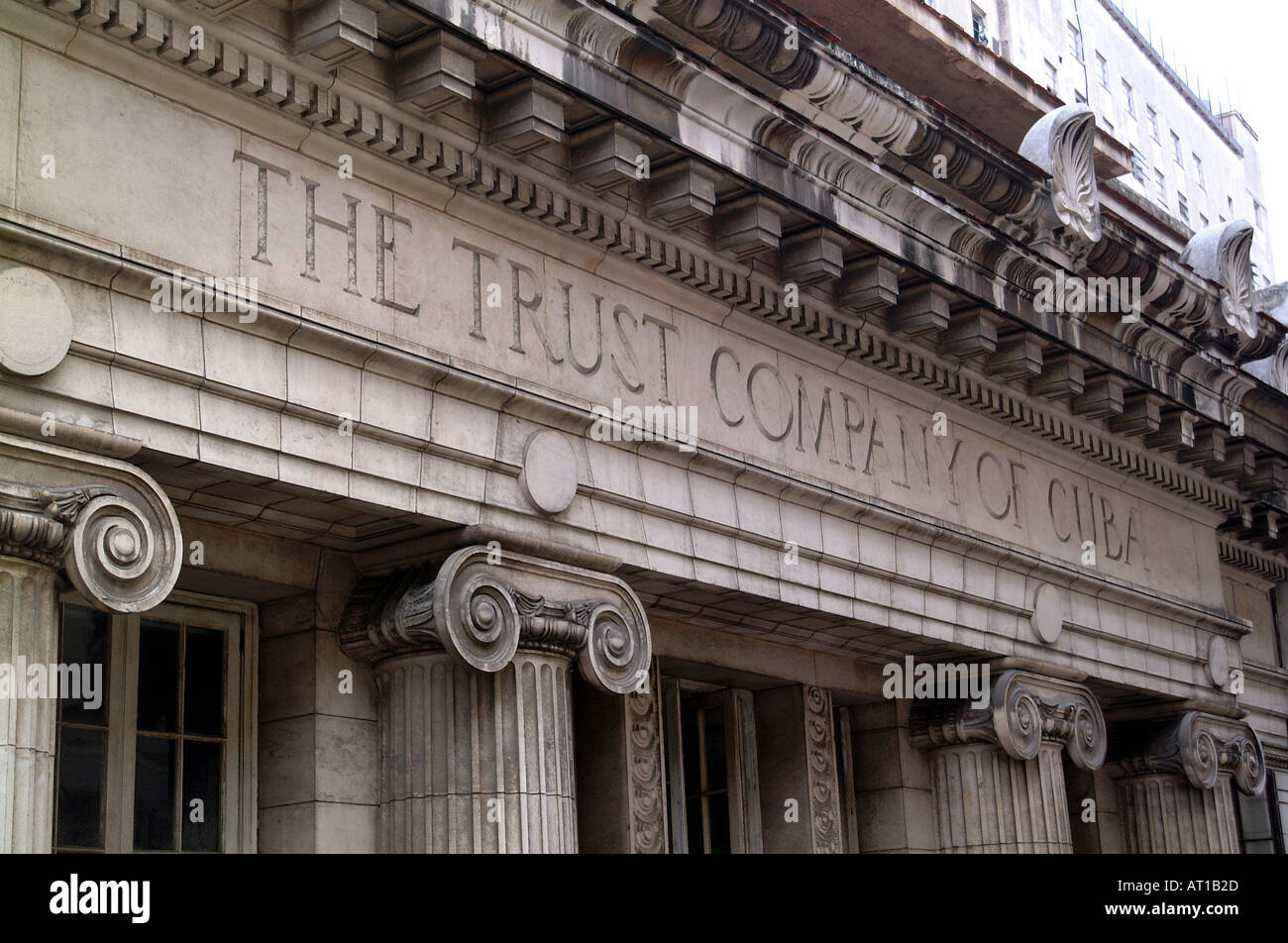 Cuba Havana Bank JMH0101 Stock Photo - Alamy