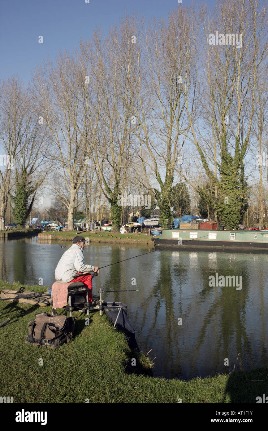 Lechlade canal hi-res stock photography and images - Alamy
