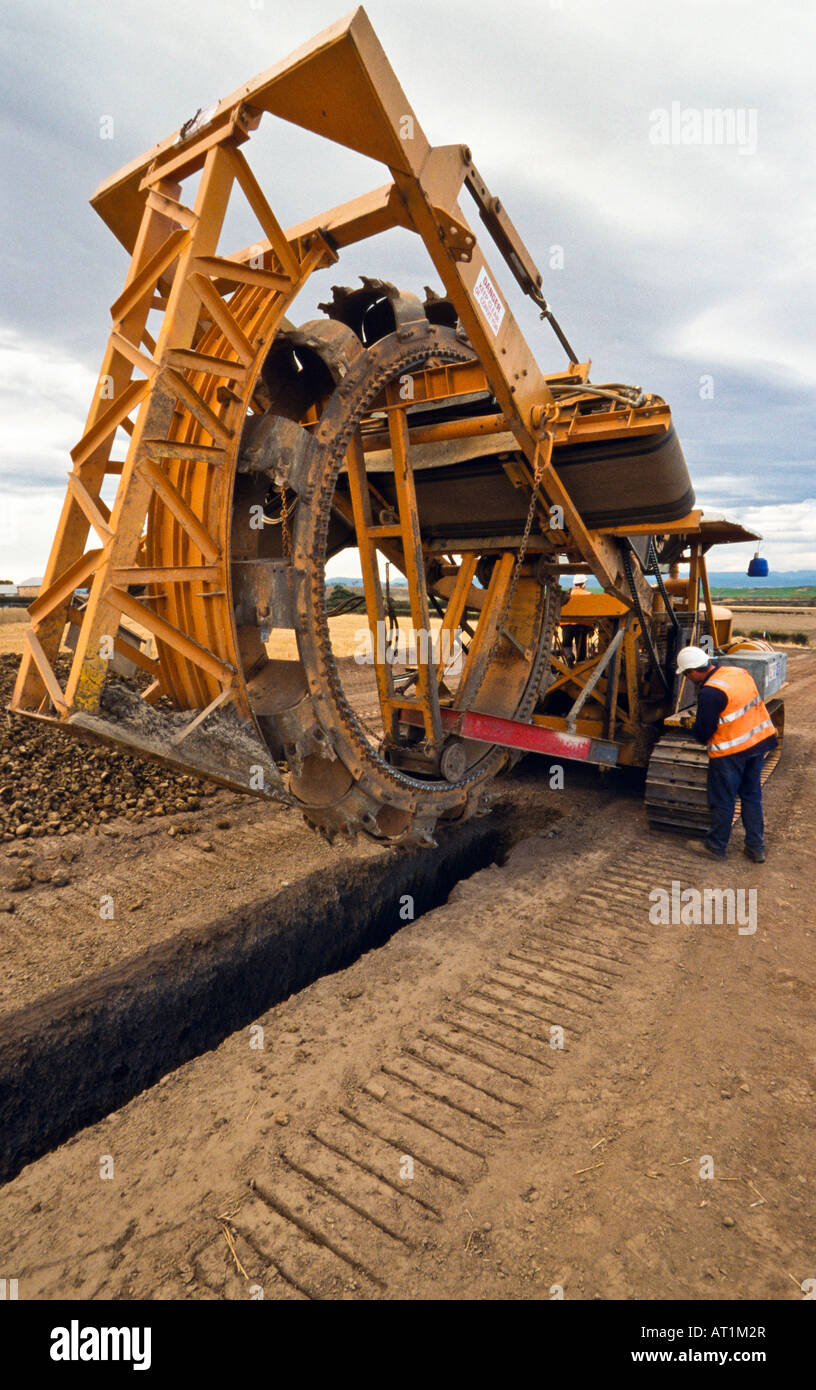 Laying gas pipeline Australia Stock Photo - Alamy