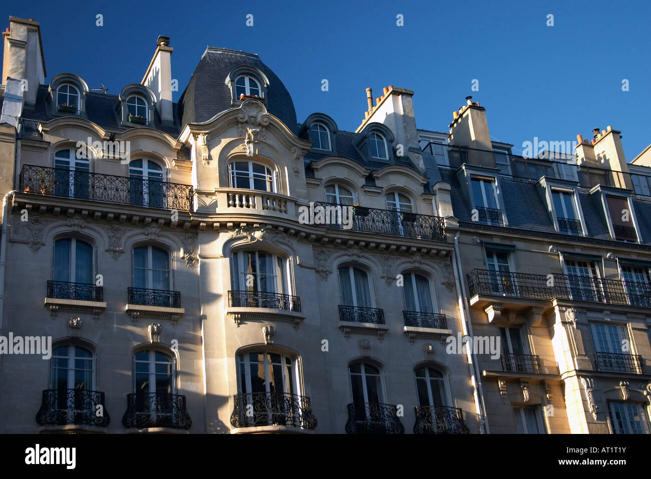 House in Paris Stock Photo - Alamy