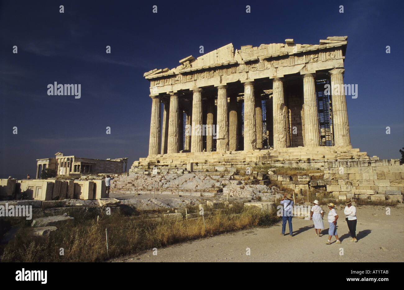 Tourists visiting parthenon temple hi-res stock photography and images ...