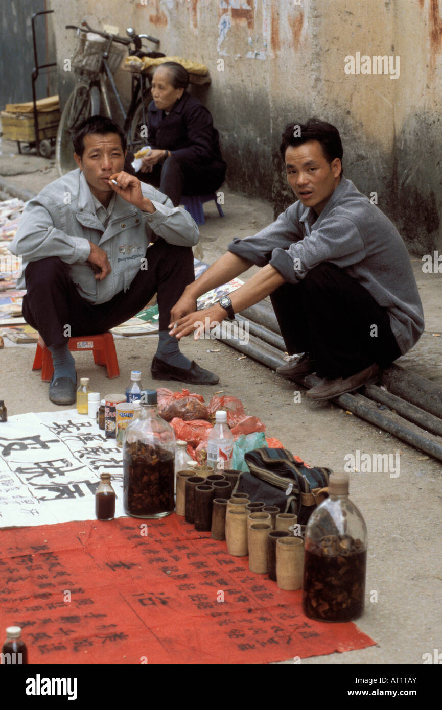 Chinese men selling natural medicine hi-res stock photography and ...