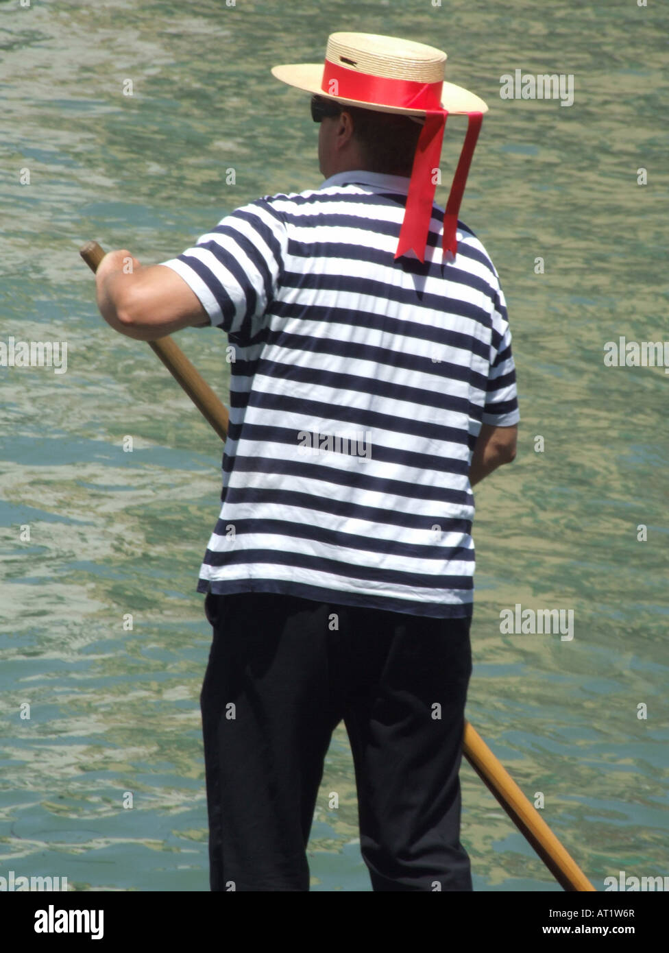 Gondoliere in costume hi-res stock photography and images - Alamy