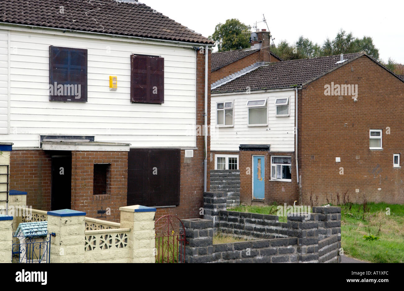 House Boarded Up Windows High Resolution Stock Photography and Images ...