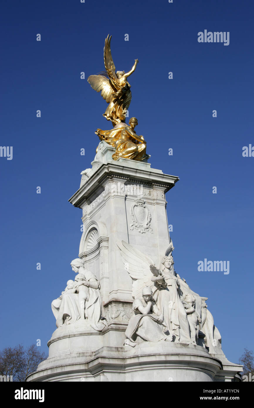 Queen victoria war memorial hi-res stock photography and images - Alamy