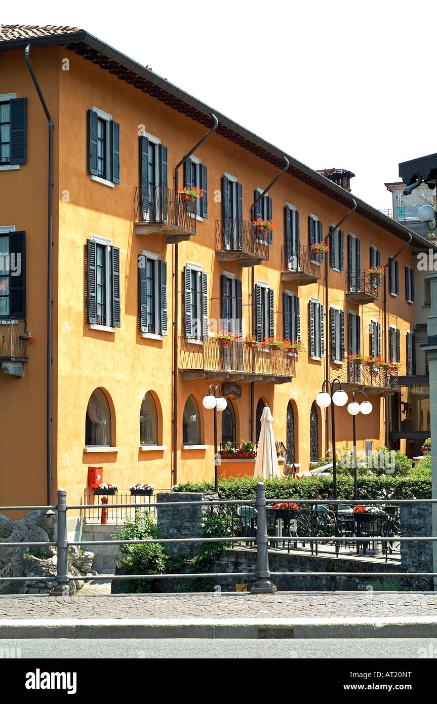 Building at the lake of Como Stock Photo - Alamy