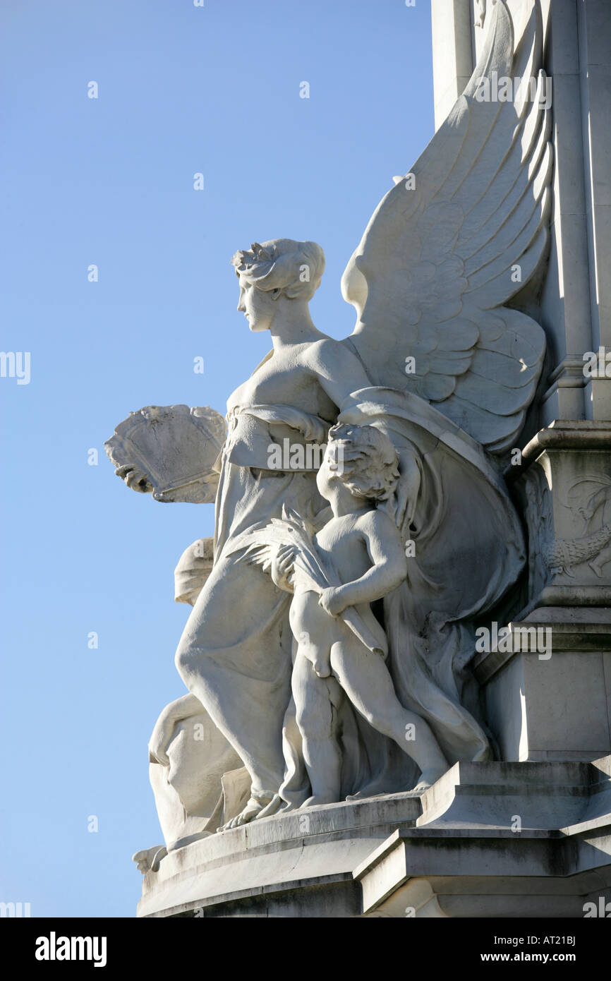 The victoria memorial is a monument to queen victoria hi-res stock ...