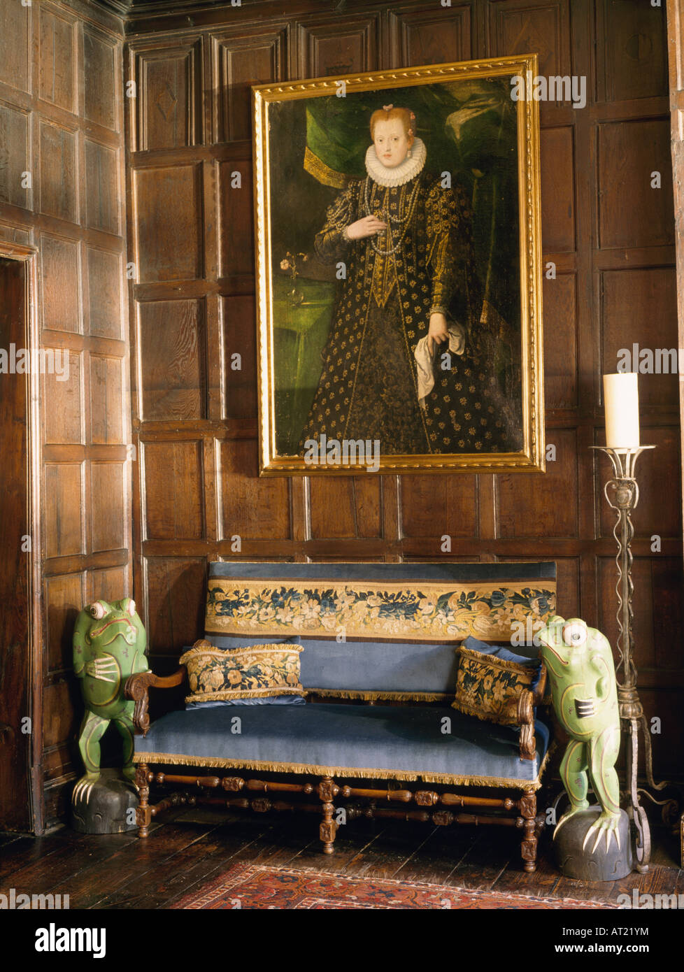 Tudor tapestry hi-res stock photography and images - Alamy