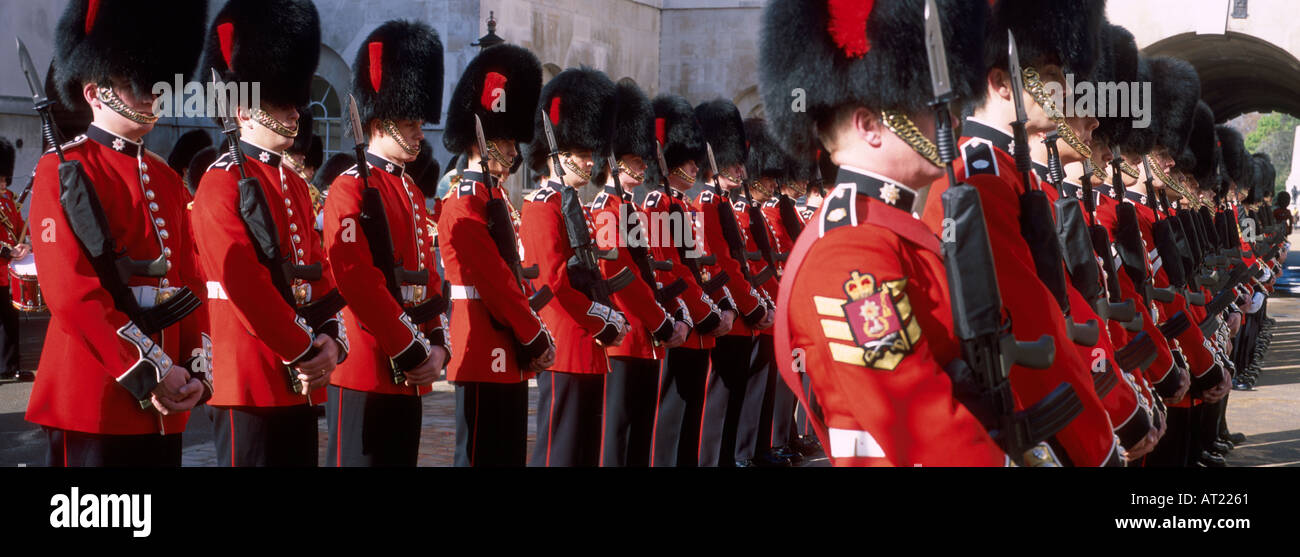 Scots Guards The Queen High Resolution Stock Photography and Images - Alamy