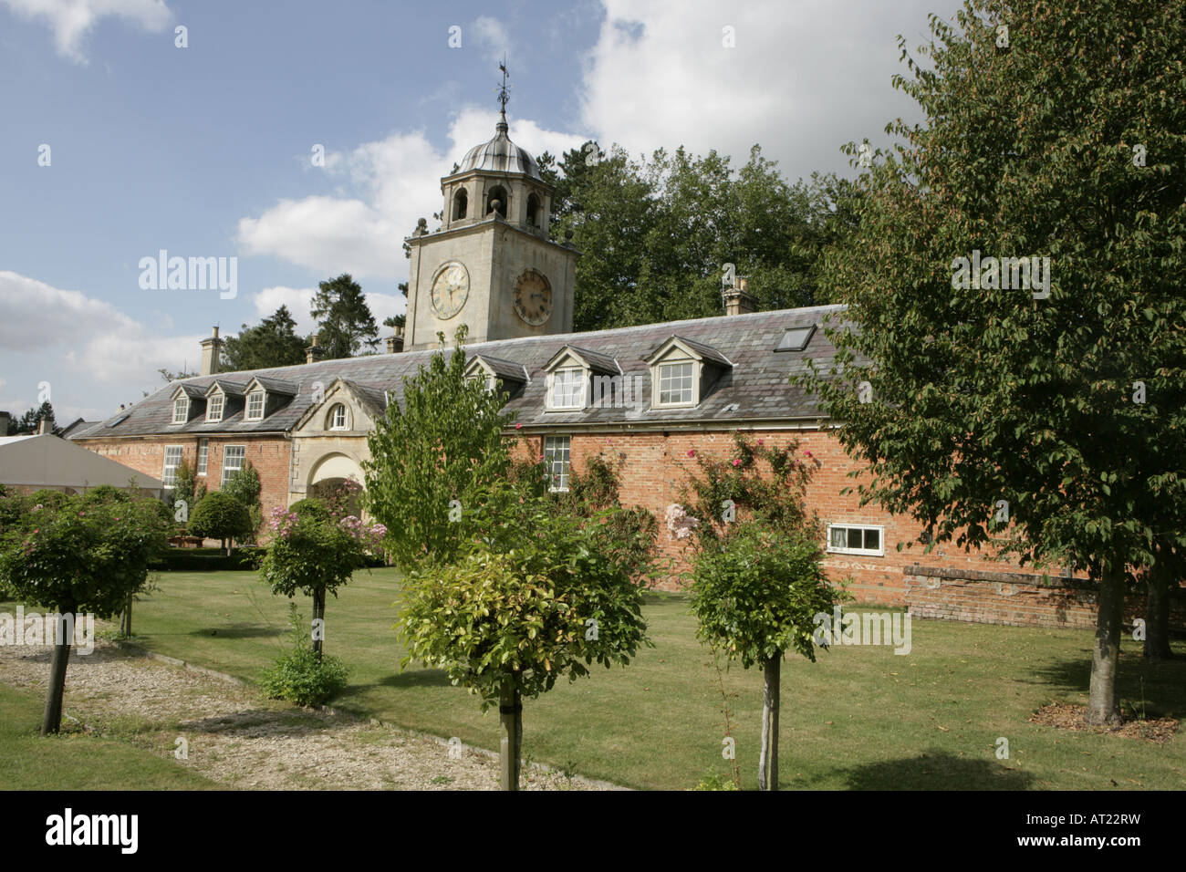 Buscot park cotswolds hi-res stock photography and images - Alamy