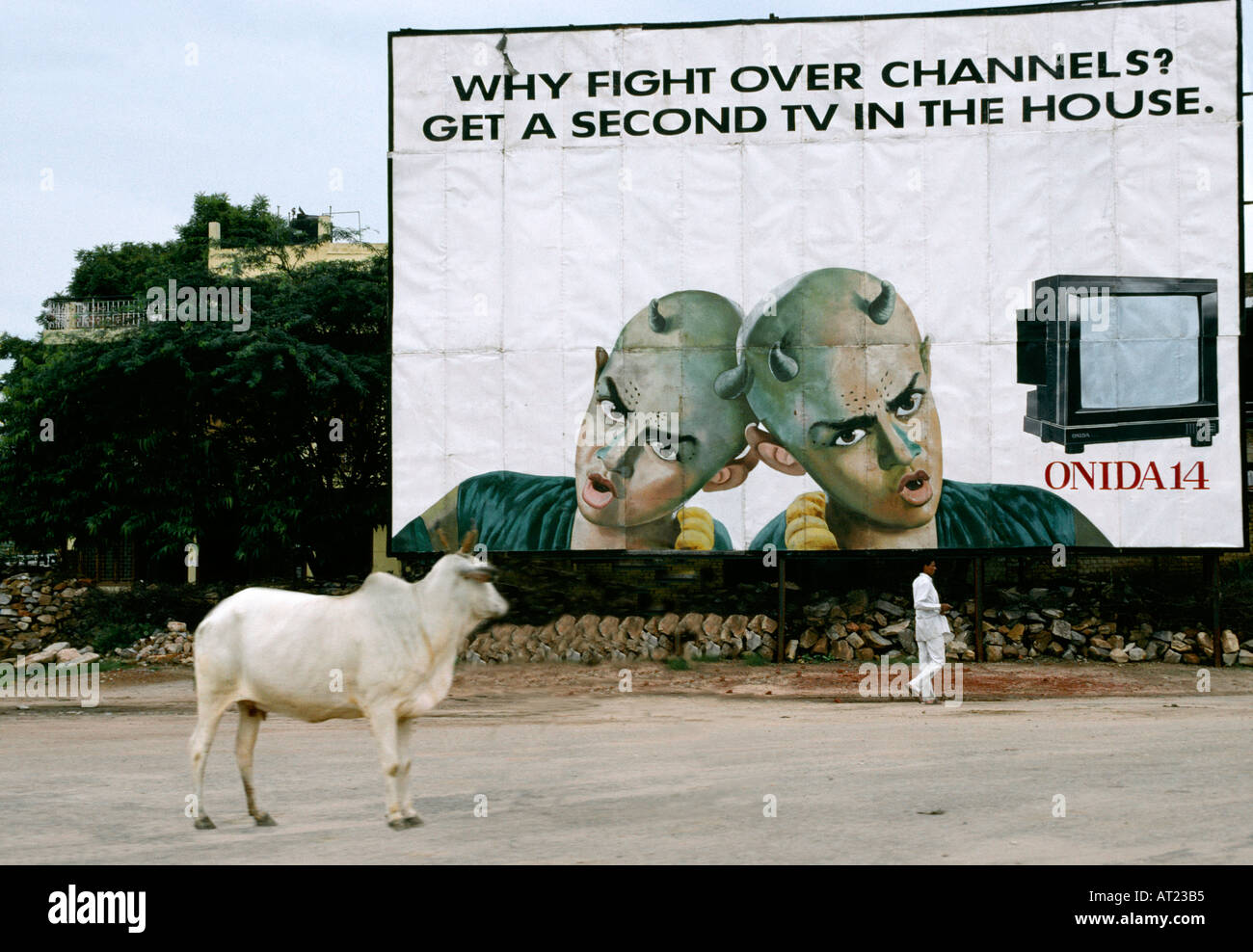 Tv advert hi-res stock photography and images - Alamy