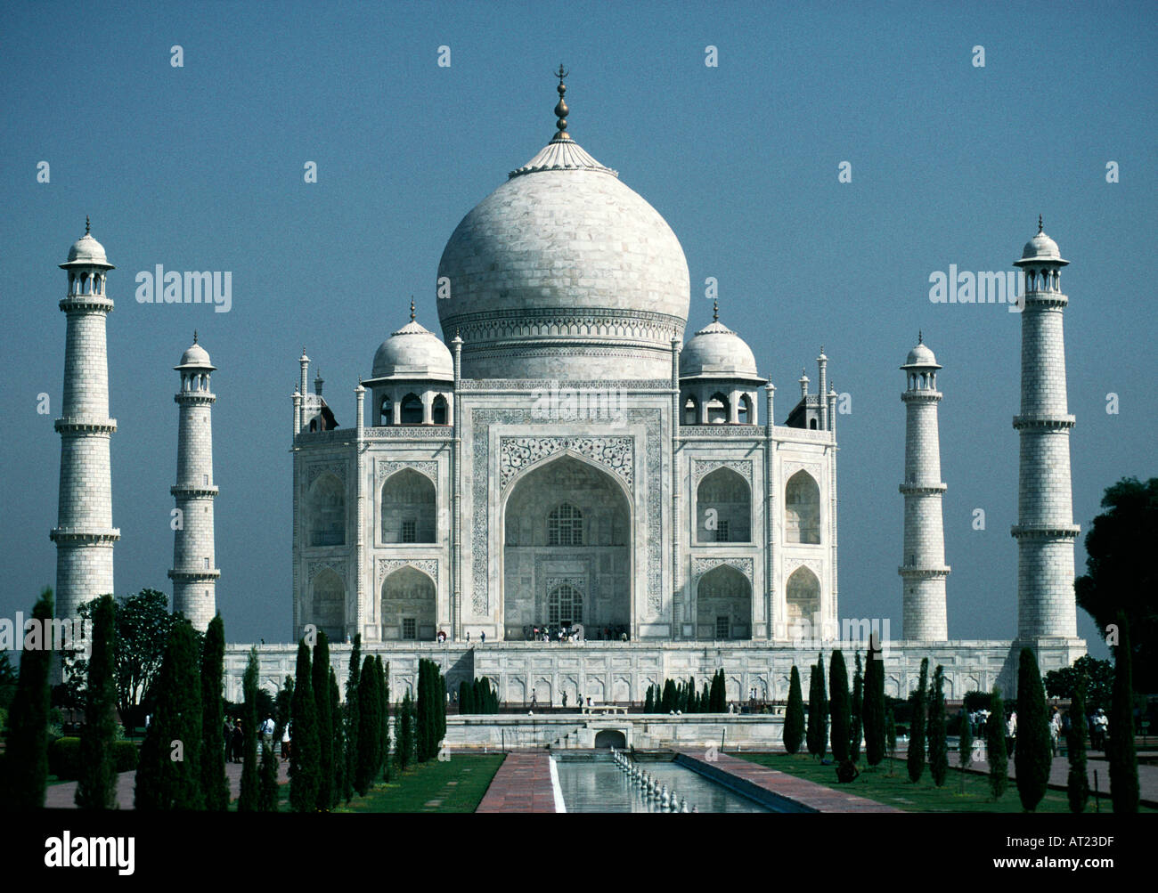 Taj Mahal from entrance gate Stock Photo - Alamy