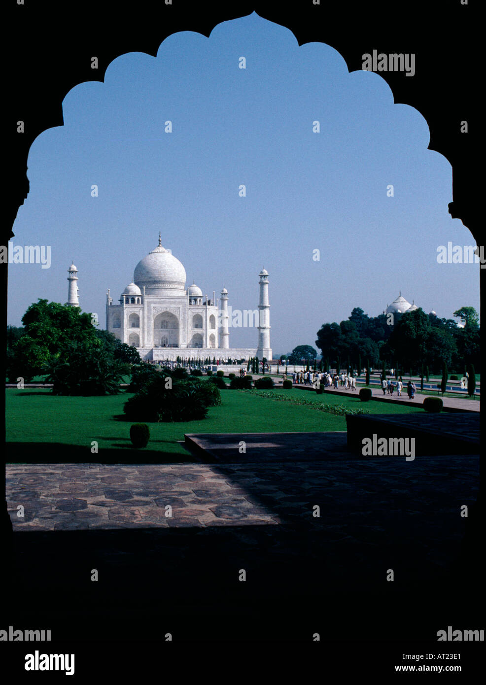 Taj mahal through gateway arch 2 Stock Photo - Alamy