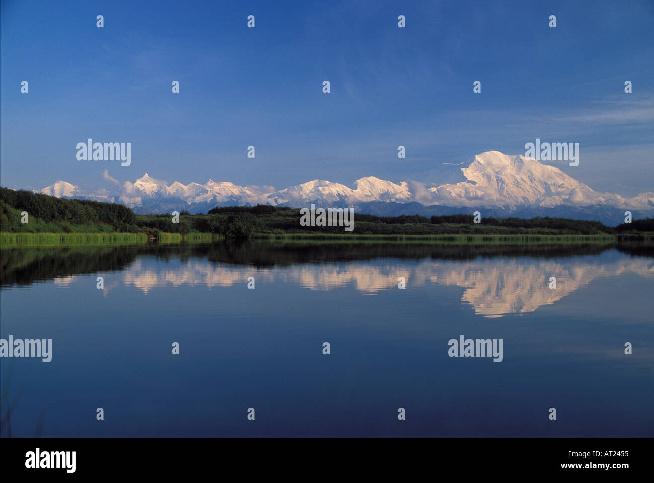 Mount denali reflection pond hi-res stock photography and images - Alamy
