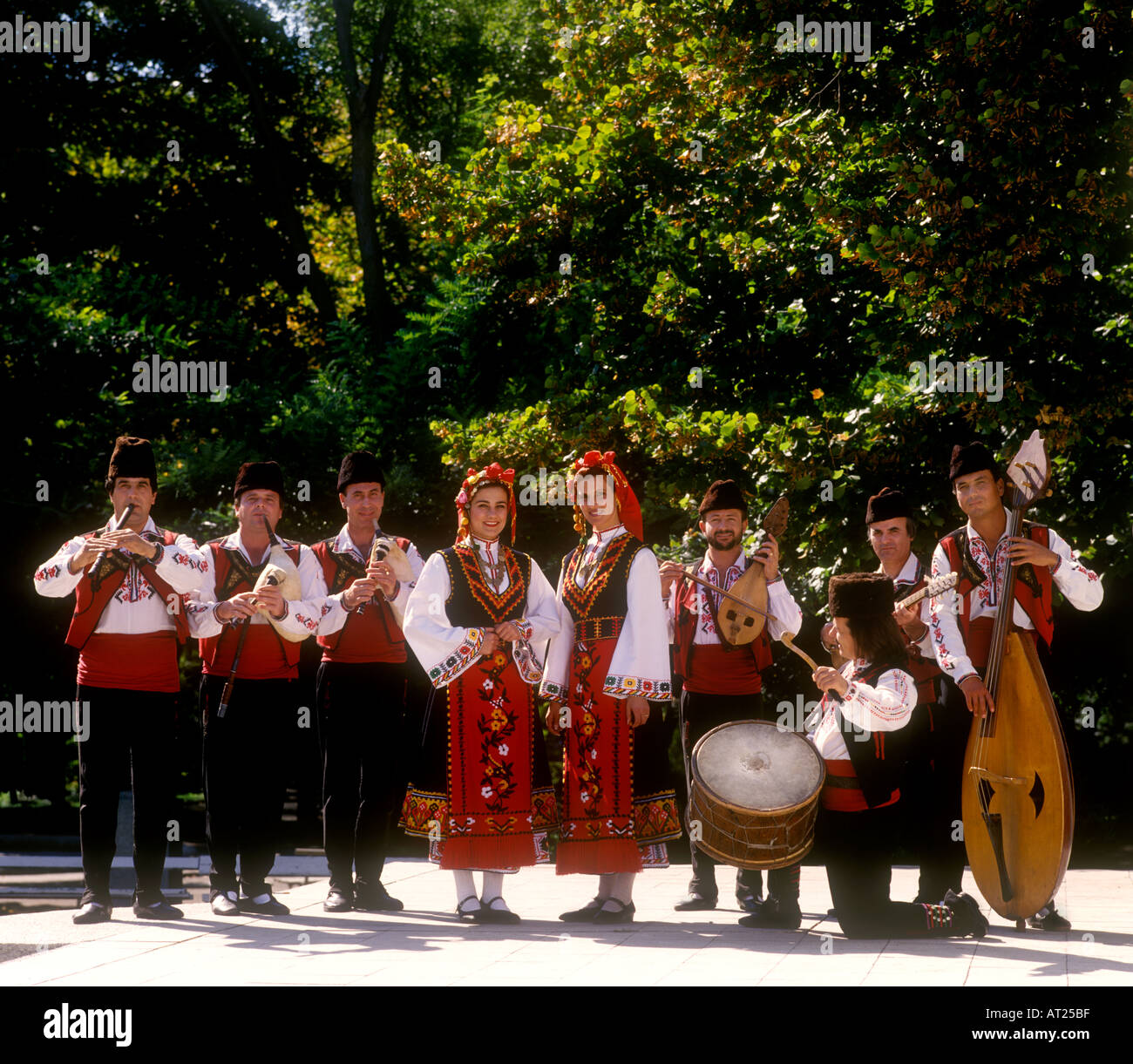 Bulgarian folk dance hi-res stock photography and images - Alamy