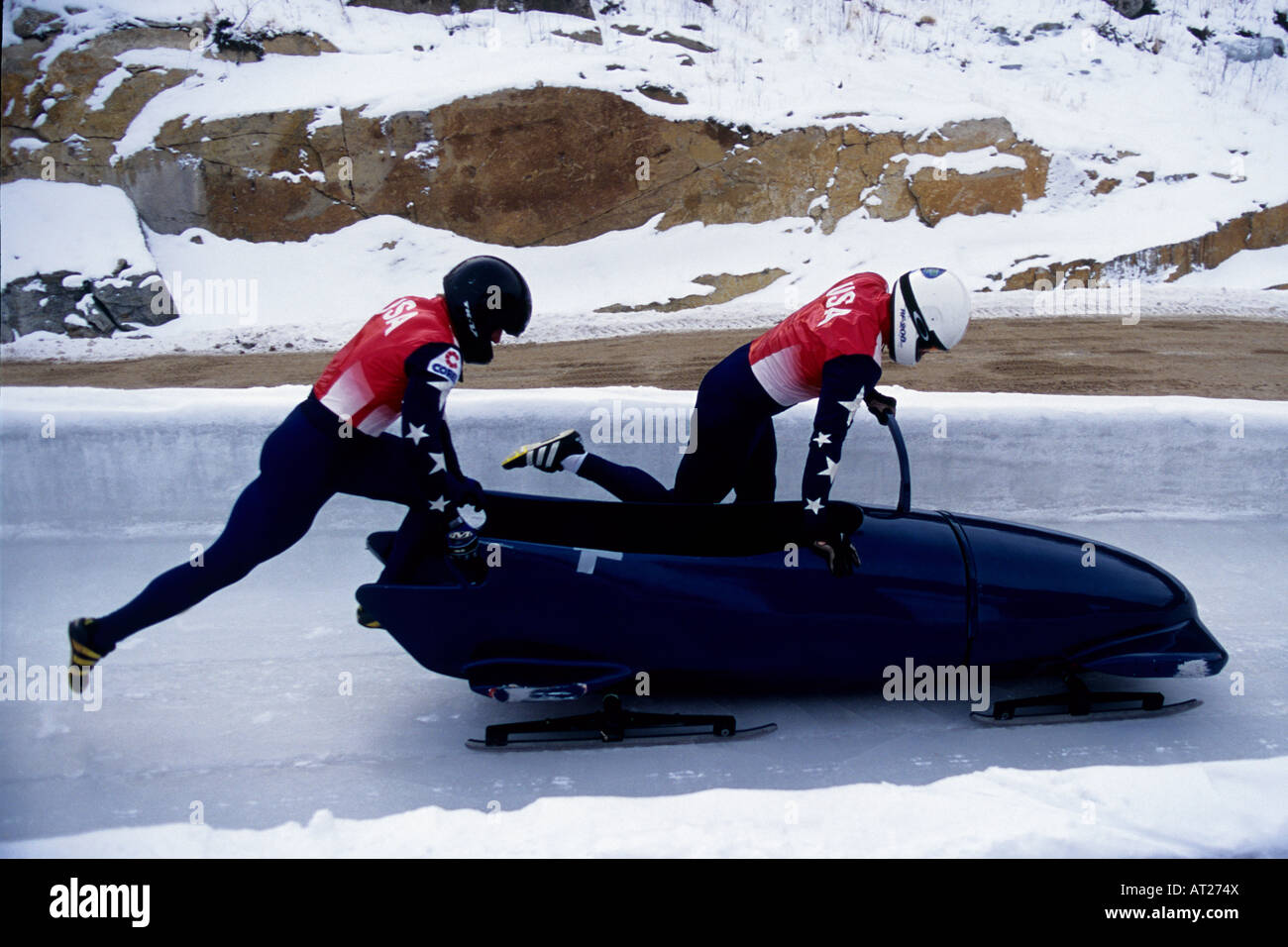 Olympic 2 person bobsleigh start hi-res stock photography and images - Alamy