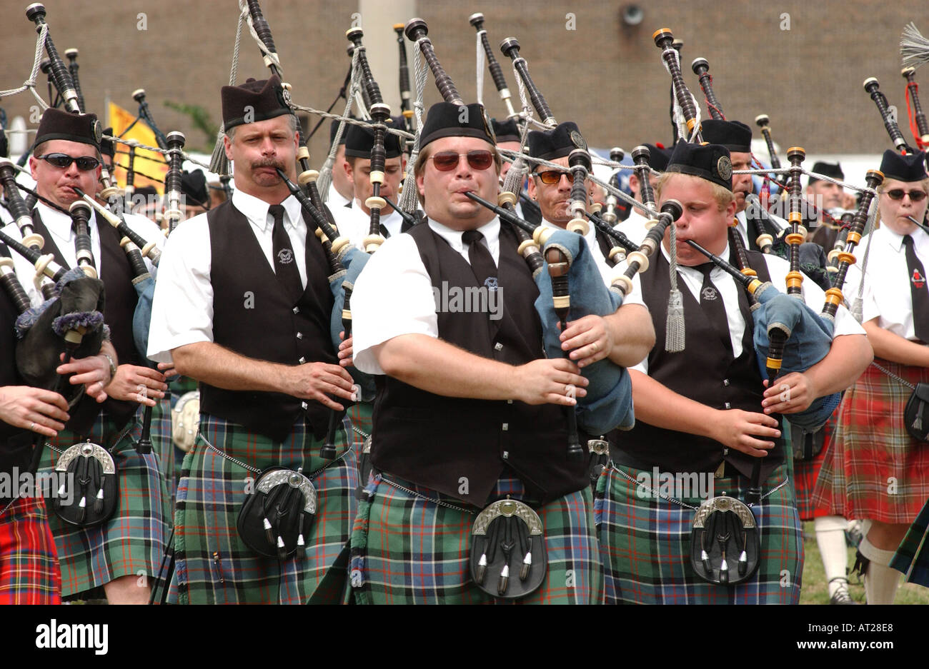 Man men piper hi-res stock photography and images - Alamy