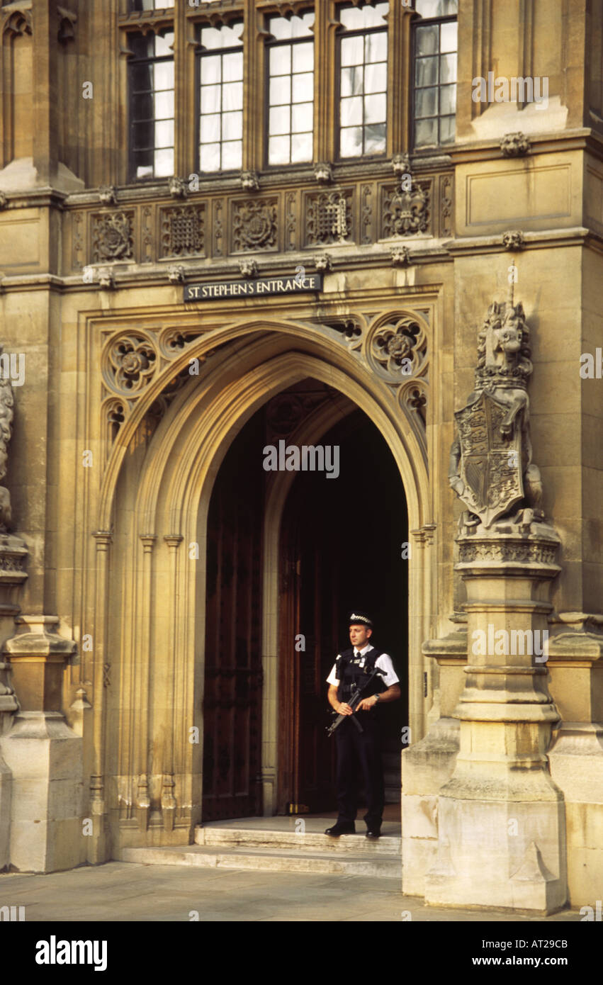 Guard houses hi-res stock photography and images - Alamy