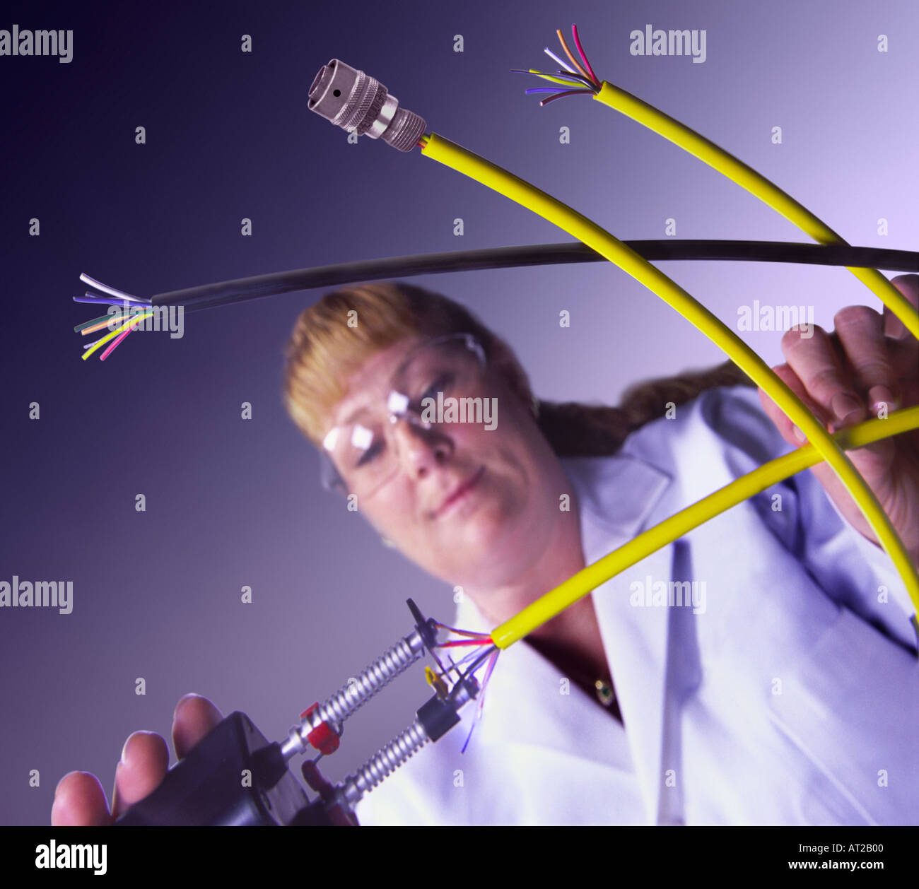 Soldering cables hi-res stock photography and images - Alamy