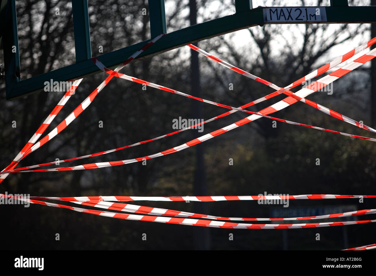 Criss cross pattern hi-res stock photography and images - Alamy