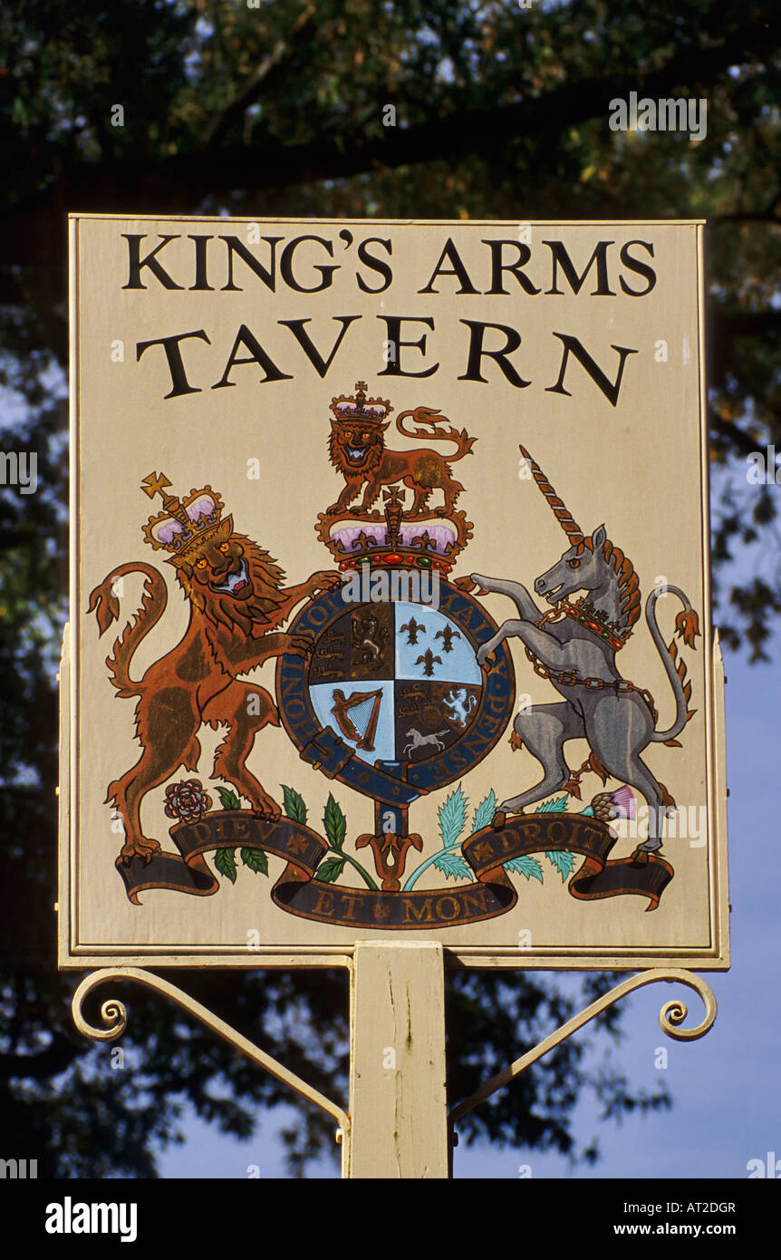 Tavern colonial williamsburg hi-res stock photography and images - Alamy