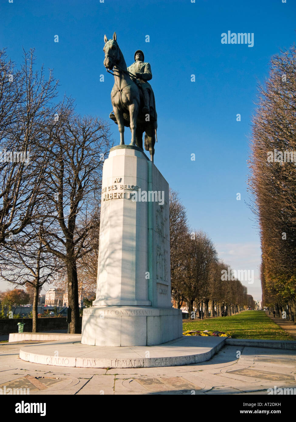 King albert monument hi-res stock photography and images - Alamy