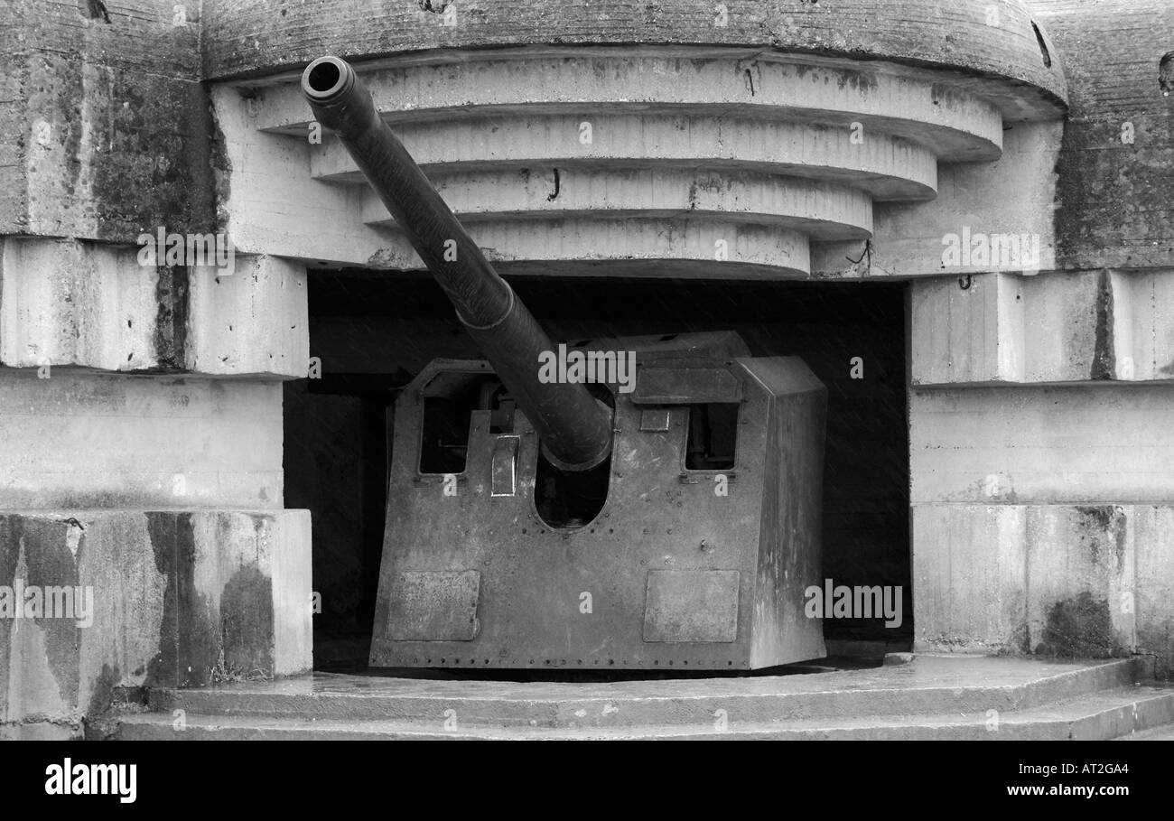 Atlantic wall gun emplacement bunker Black and White Stock Photos ...