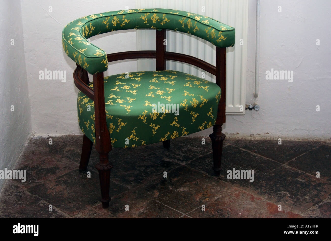 Old vintage chair hi-res stock photography and images - Alamy