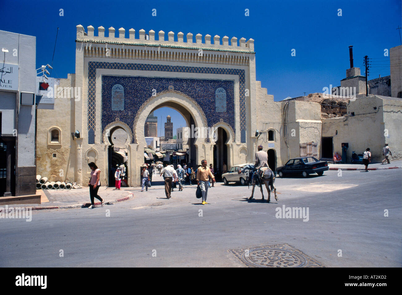 Keyhole arches hi-res stock photography and images - Alamy