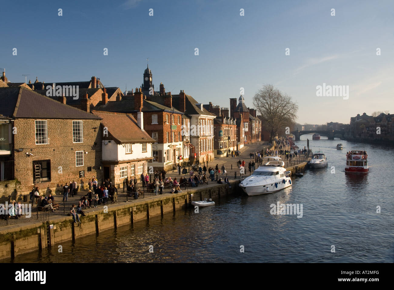 York river pub hi-res stock photography and images - Alamy