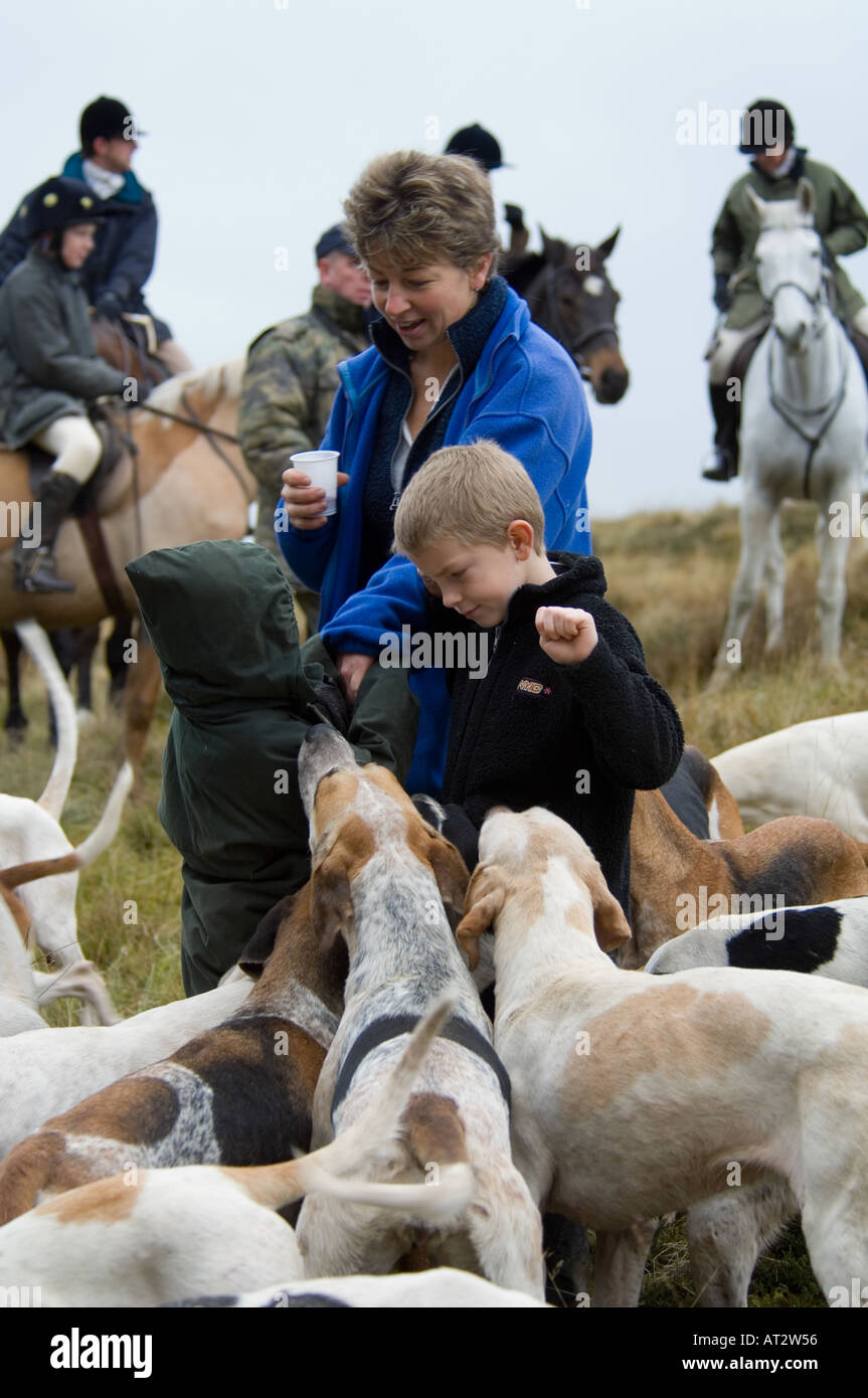 Fox hunting,children and pack of hounds Stock Photo - Alamy