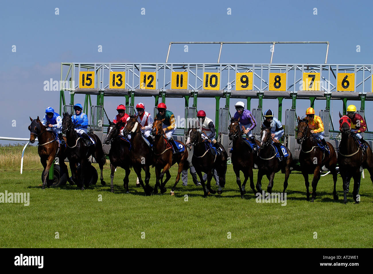 Horse racing start hi-res stock photography and images - Alamy